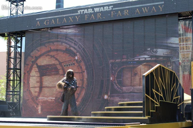 Star Wars Stage Show Chewbacca-1 – DisneyLists.com