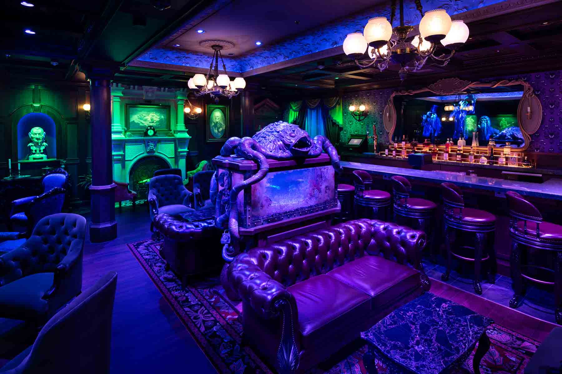 NEWS: Disney Treasure First Look-Haunted Mansion Parlor Materializes ...